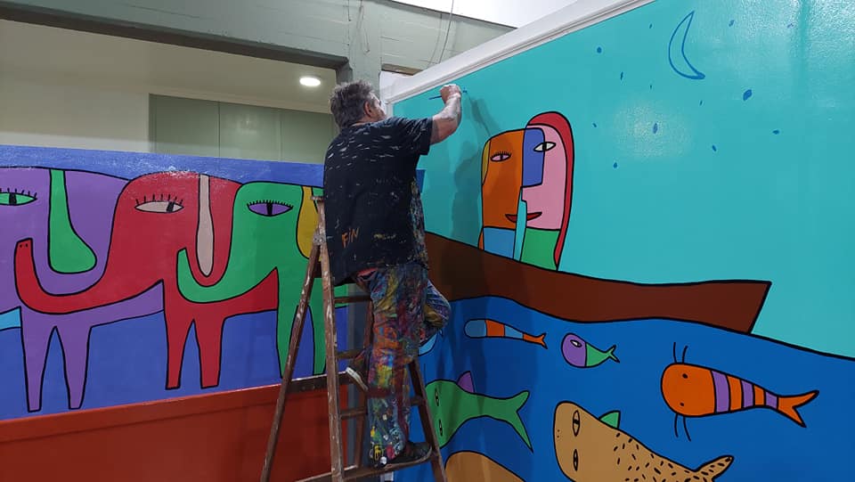 Puerto Esperanza| Milo Lockett transformó con dibujos y colores las ...