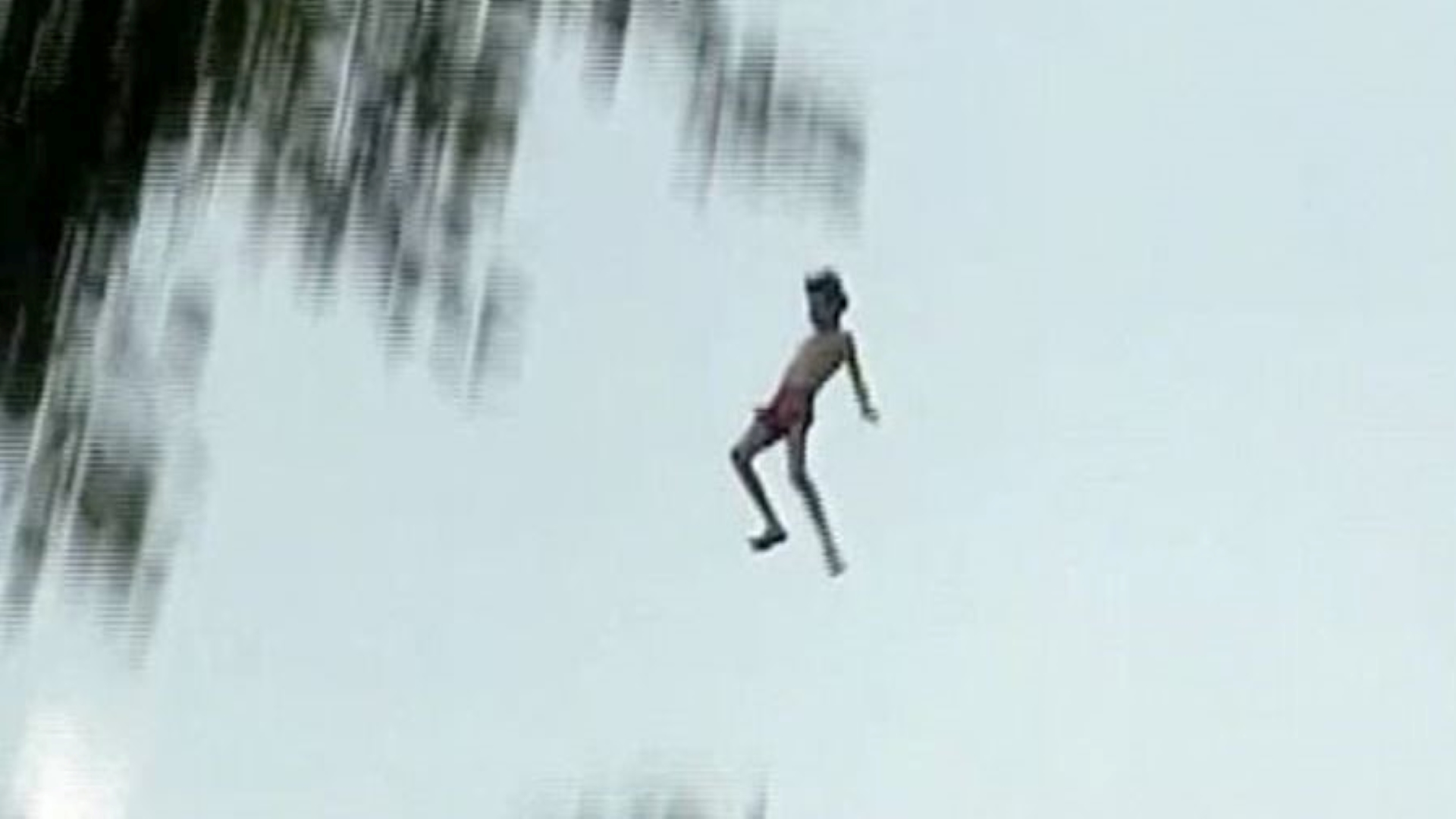 Físicos analizaron el salto de Charly García desde el noveno piso ...