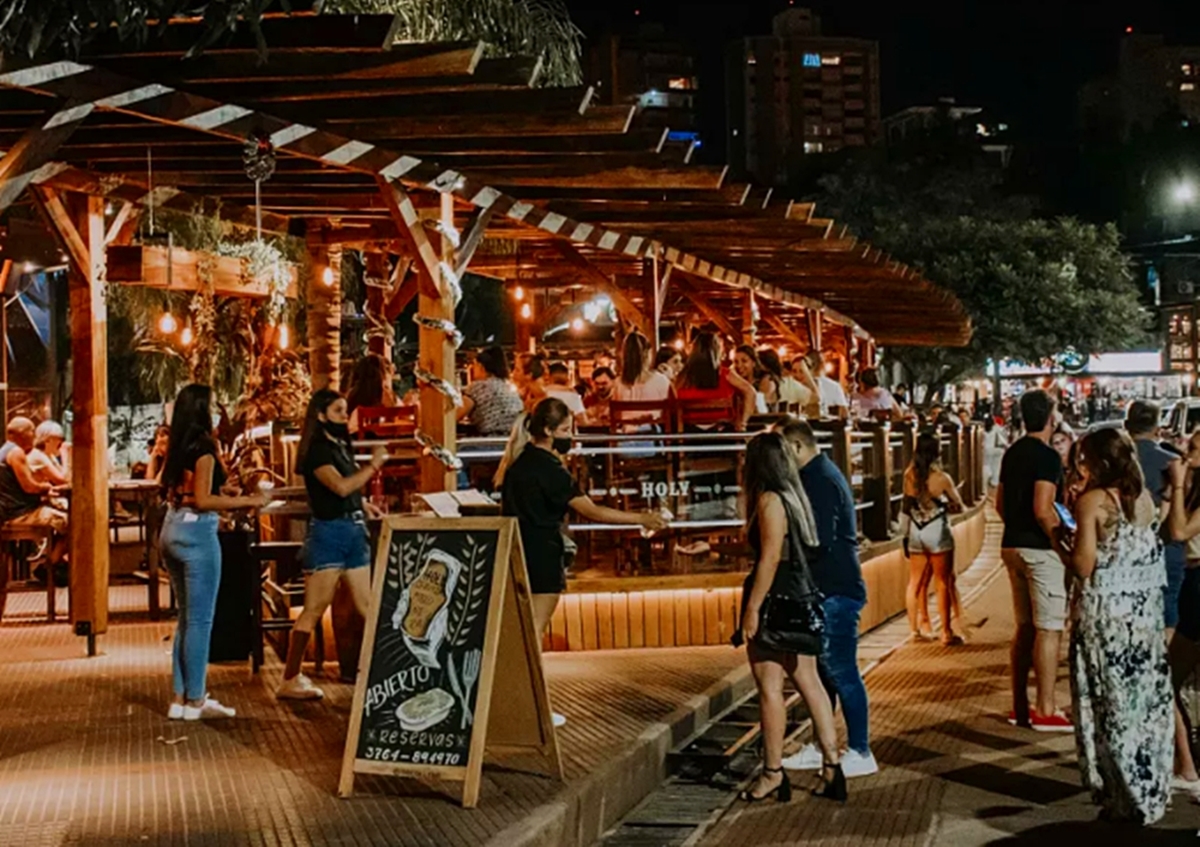 Posadas conquista a los turistas con sus sabores y el balcón al Paraná ...