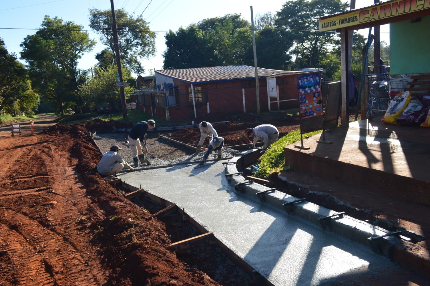 Trabajan en la urbanización del barrio Jardín de Posadas - Canal Doce ...