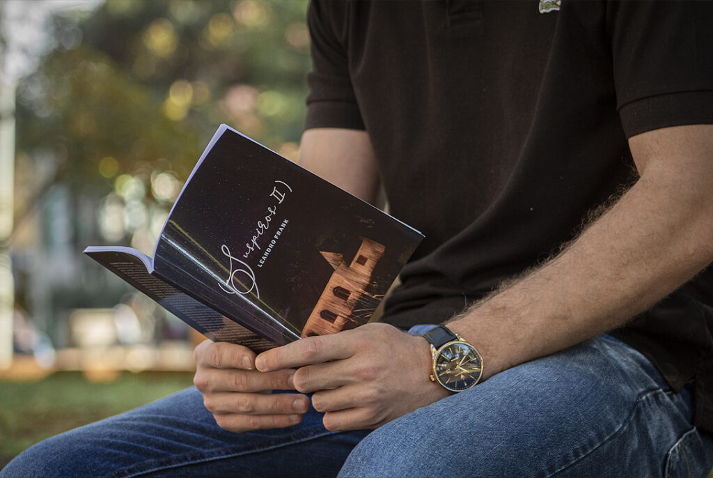 Leandro Frank presenta su cuarto libro - Canal Doce Misiones