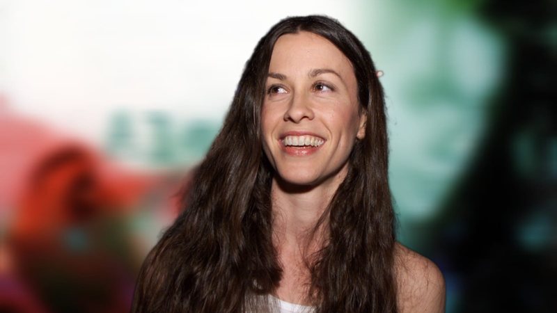 Hace 28 años Alanis Morissette publicó el icónico álbum Jagged Little ...