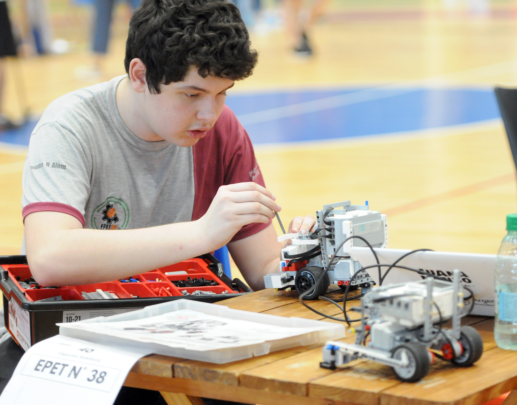 La Red Maker abrió las preinscripciones para el ciclo 2024 - Canal Doce ...