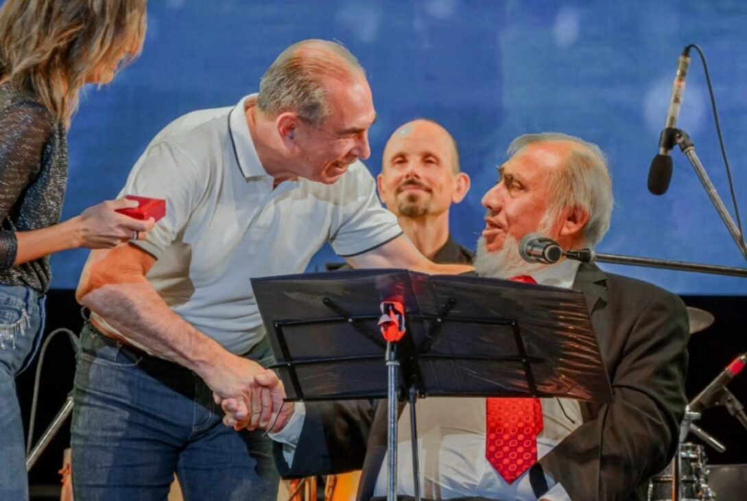 Noche de emociones en el Festival del Litoral: Zamba Quipildor recibió ...