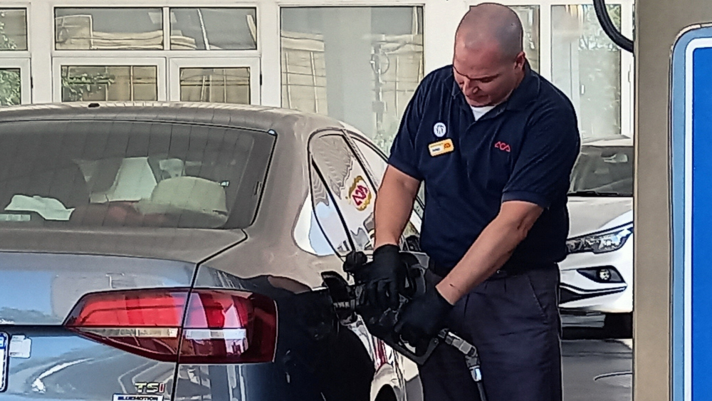 Cae el consumo de combustibles por el elevado aumento de precios - Canal Doce Misiones