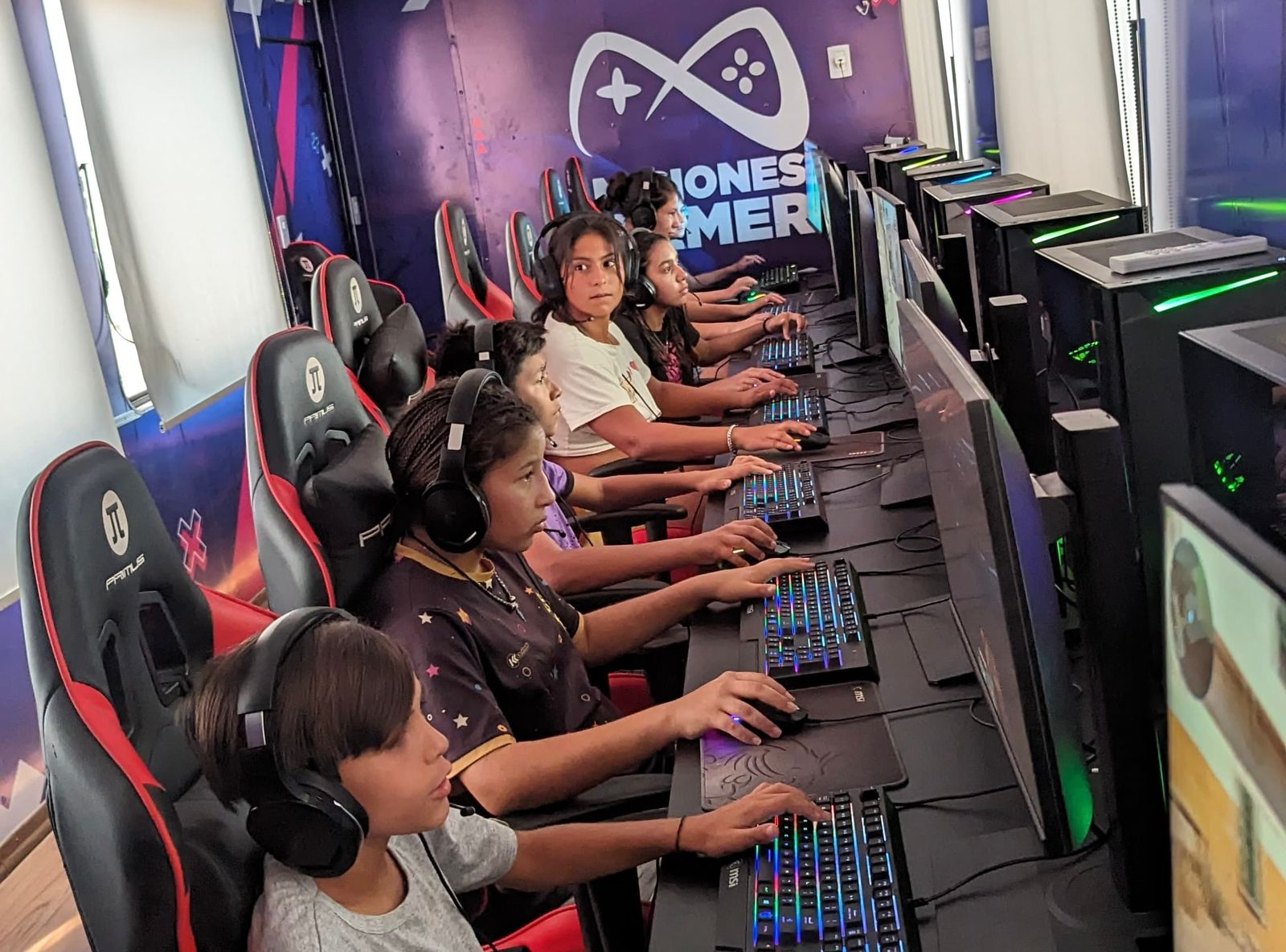 El Trailer Gamer lleva el mundo de los e-sports a Jardín América ...