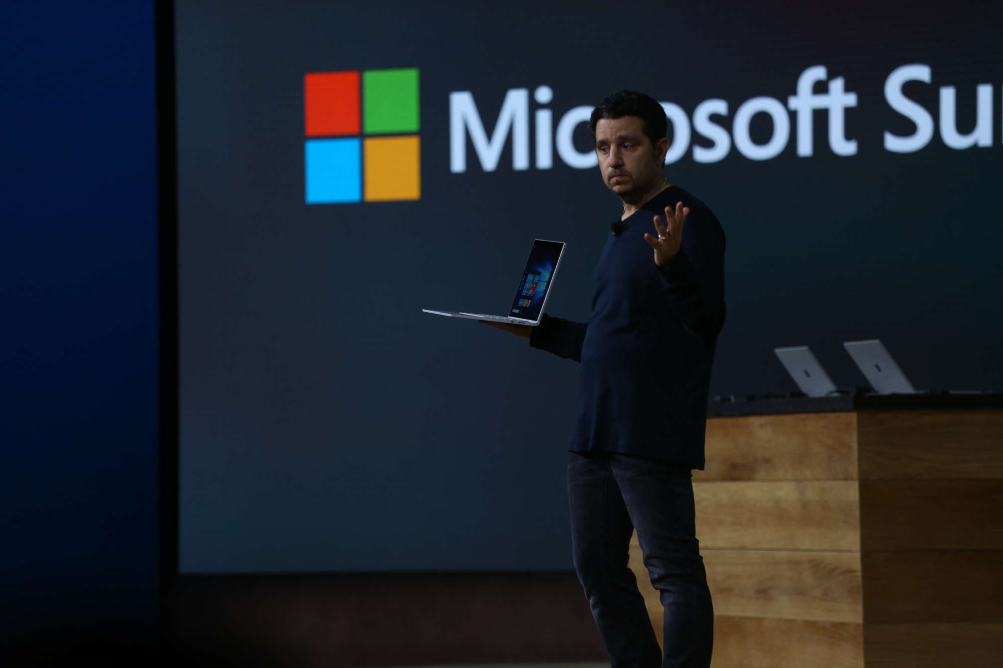 Microsoft presenta computadoras y tabletas que funcionan con IA - Canal ...