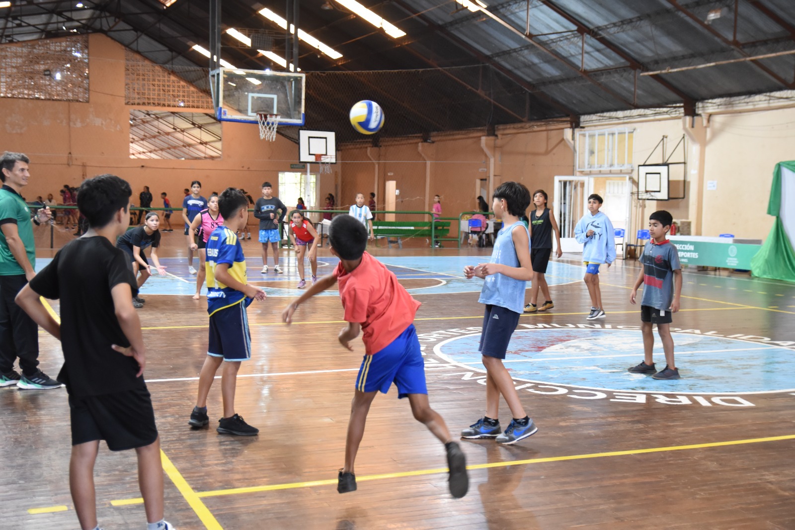 El juego el quemado congregó a niños de 15 barrios de Oberá