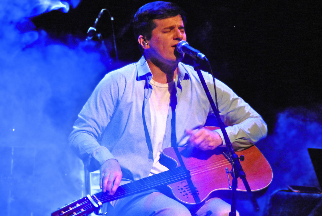Homenaje al folklore y nuevo disco: así fue el recital de Nahuel ...