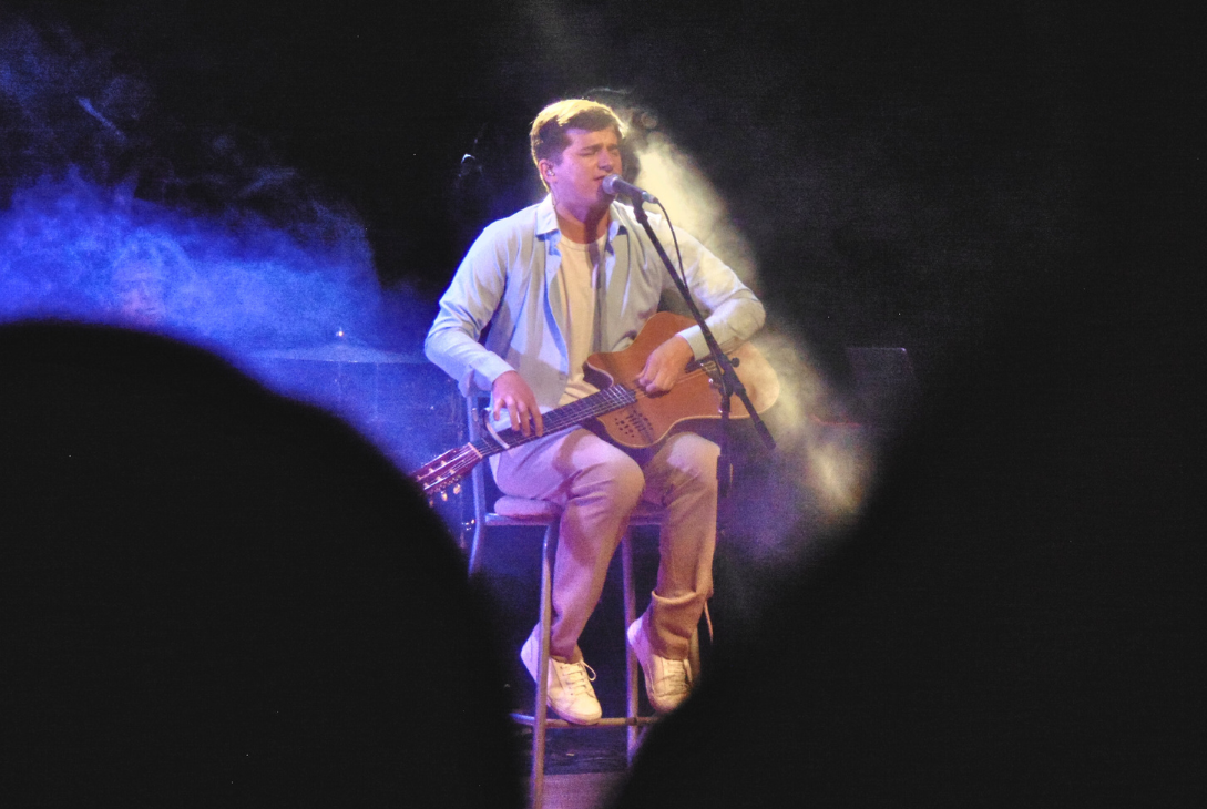 Homenaje al folklore y nuevo disco: así fue el recital de Nahuel ...