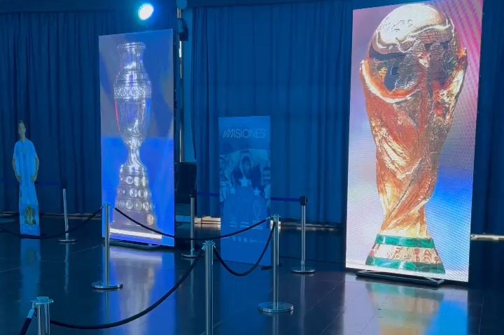 Cómo son las copas de la Selección que llegaron a Misiones: dimensiones ...
