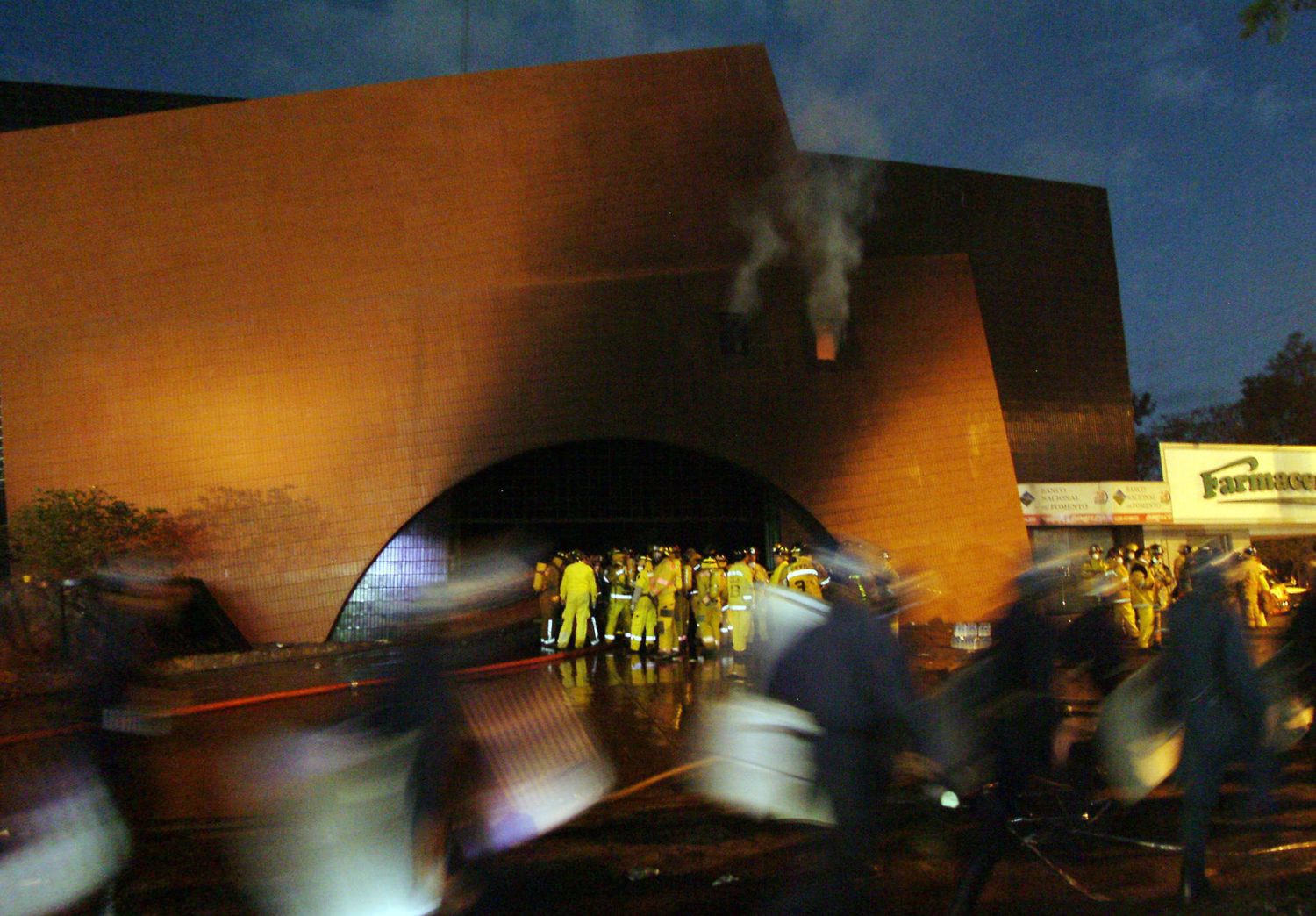 Paraguay: se cumplen 20 años del incendio del shopping Ycuá Bolaños que ...