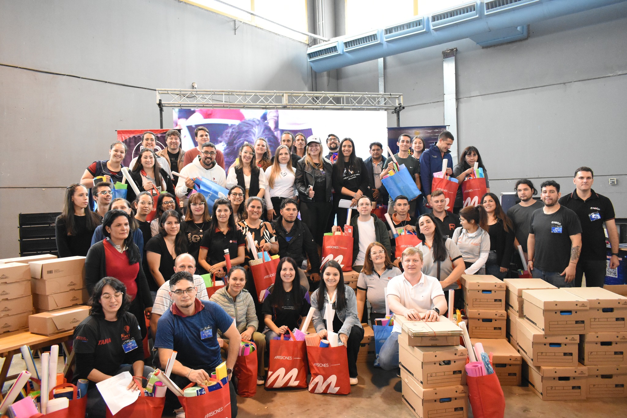 Los jóvenes de la Red Maker reciben nuevos insumos tecnológicos