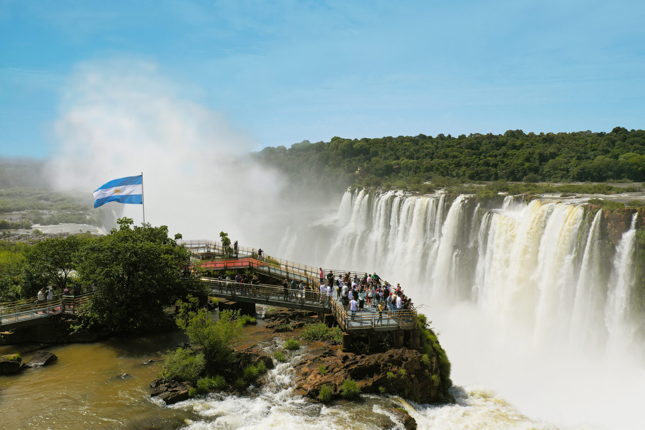 Cataratas supera a Bariloche y Mendoza: las preferidas en Semana Santa - Canal Doce Misiones