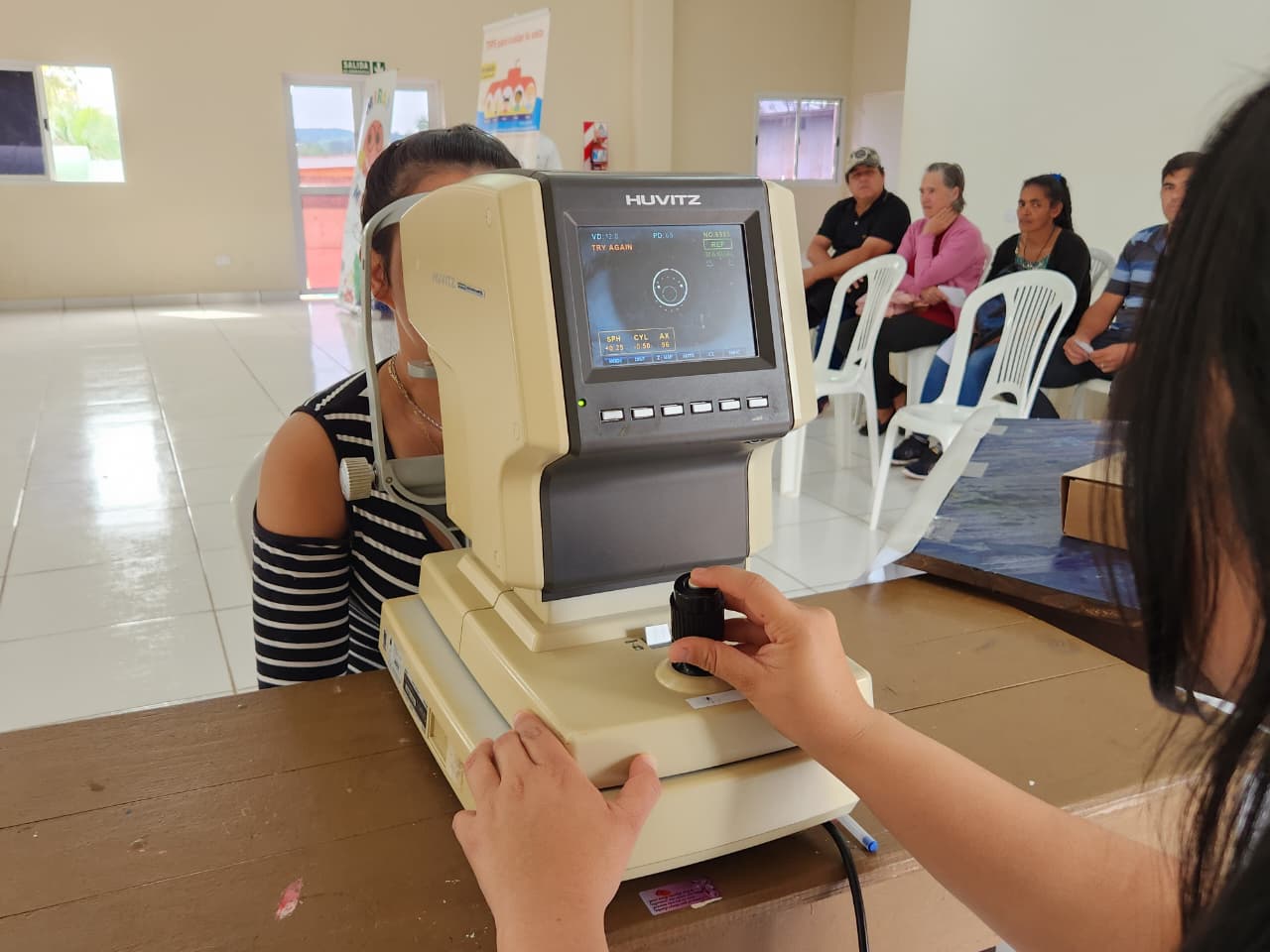 El programa Mirar Mejor brindó controles visuales y entregó anteojos a ...