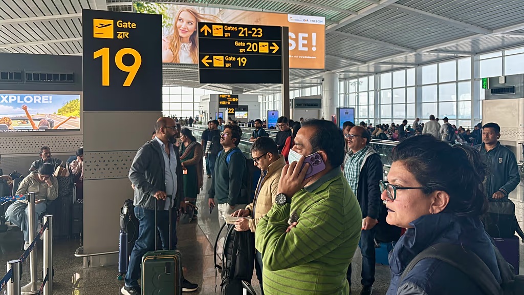 La mayor aerolínea de la India canceló más de mil vuelos y generó el ...