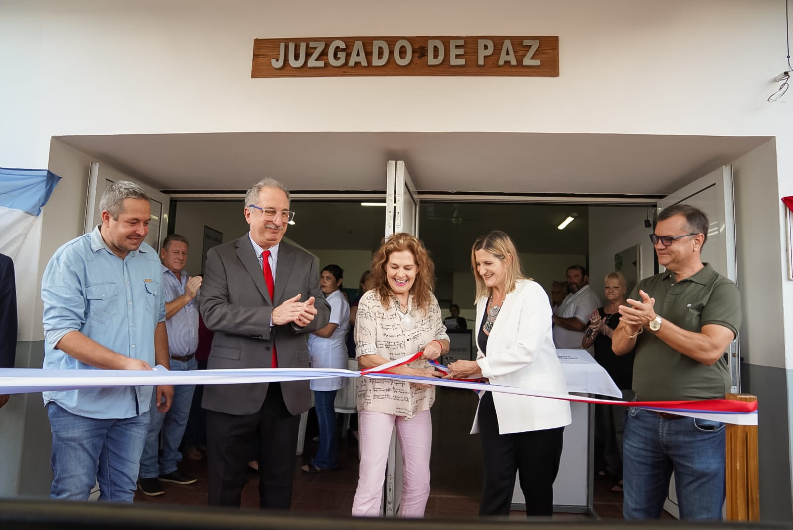 Passalacqua acompañó la puesta en funciones del Juzgado de Paz en Alba ...